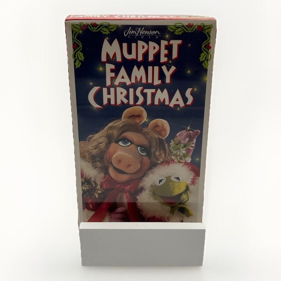 Media | Muppet Family Christmas Vhs Sealed Jim Henson Kermit Santa ...